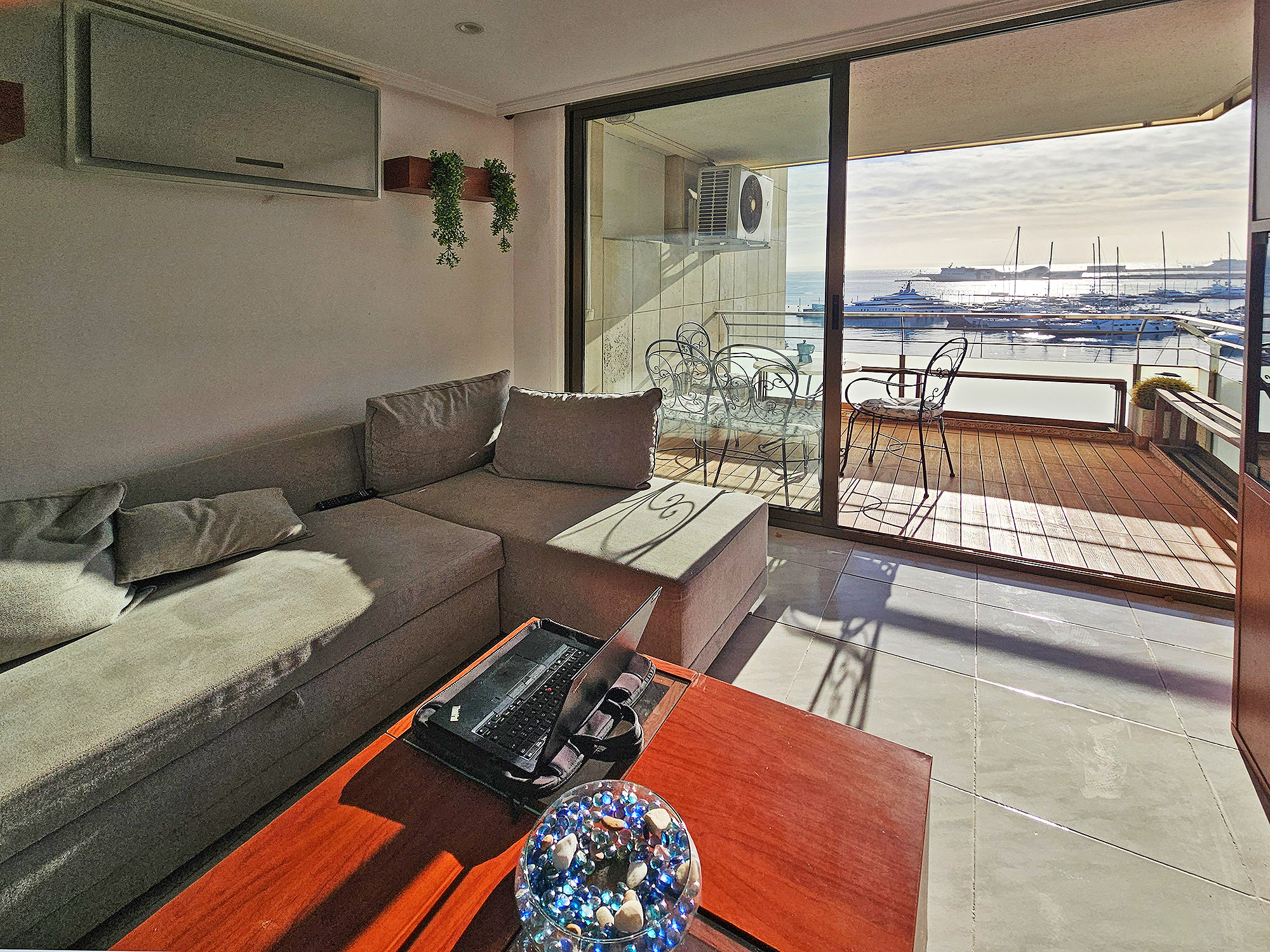 Ref 2093; Renovated studio with spectacular sea-harbor views in Palma ...